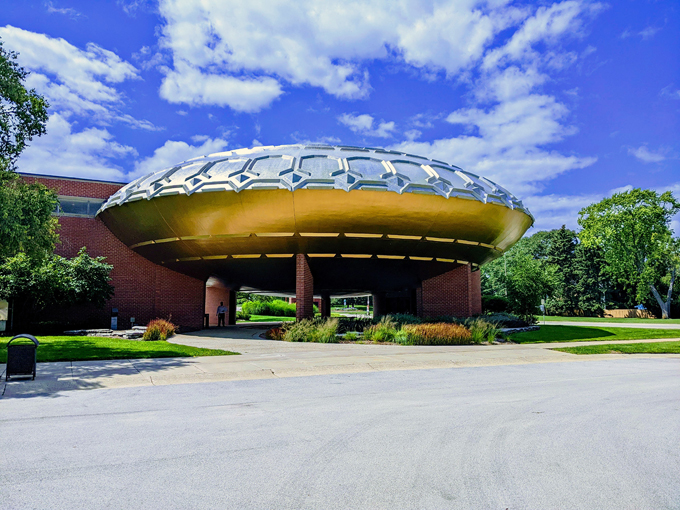 golden rondelle theater 2