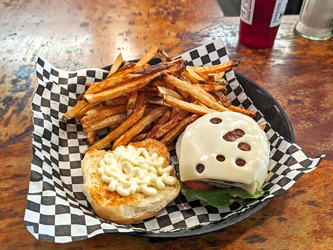 Hamburger Inn Diner 4