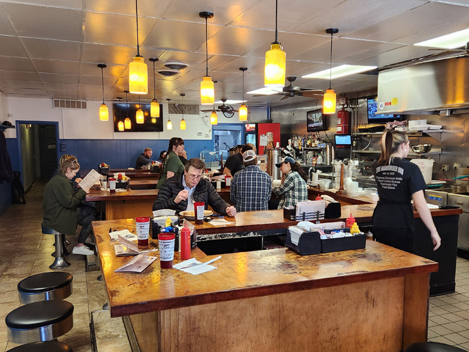 Hamburger Inn Diner 7