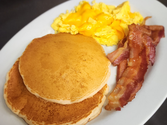 Hamburger Inn Diner 8