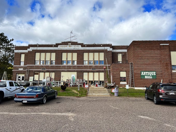 hixton antique mall (hixton)