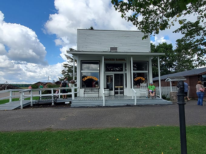 lumberjack steam train & camp 5 museum 7