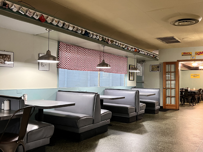 mel's diner 1747 grand ave, phoenix, az 85007, united states 2