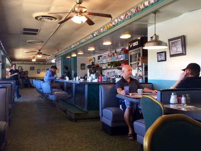 mel's diner 1747 grand ave, phoenix, az 85007, united states 8