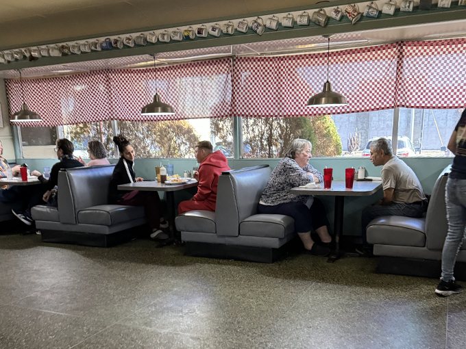 mel's diner 1747 grand ave, phoenix, az 85007, united states 9