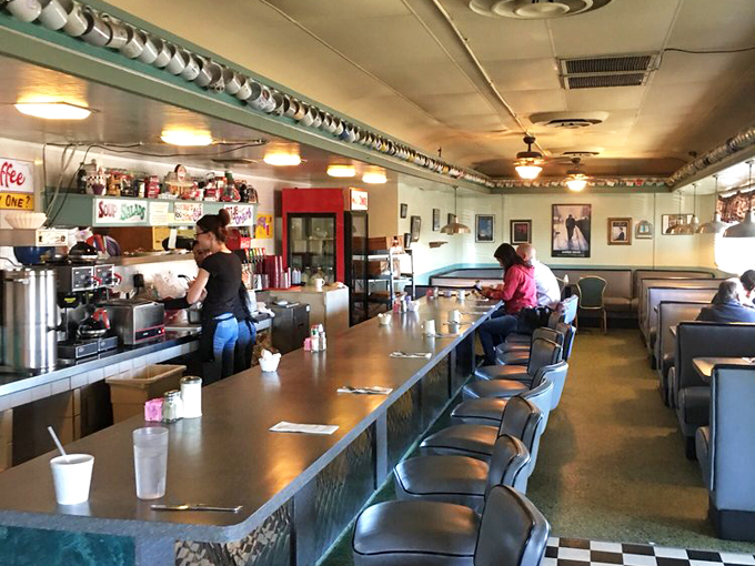 mel's diner 9