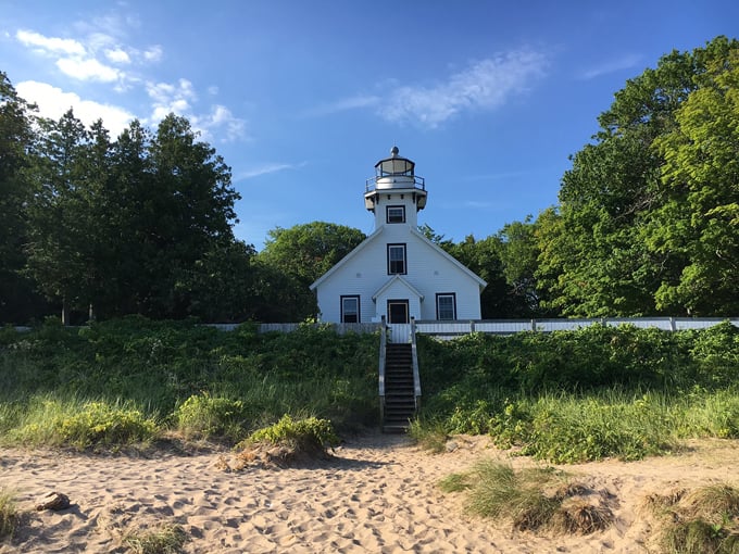 mission point lighthouse 2