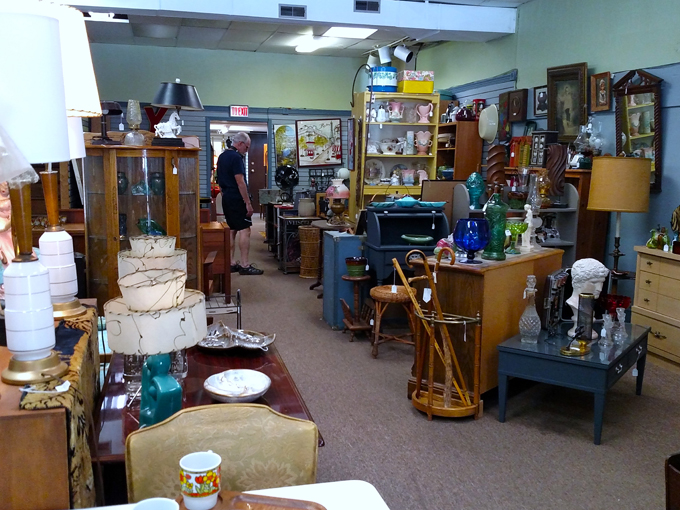 neighborhood thrift store 3