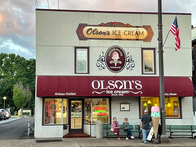 olson&rsquo;s ice cream 1