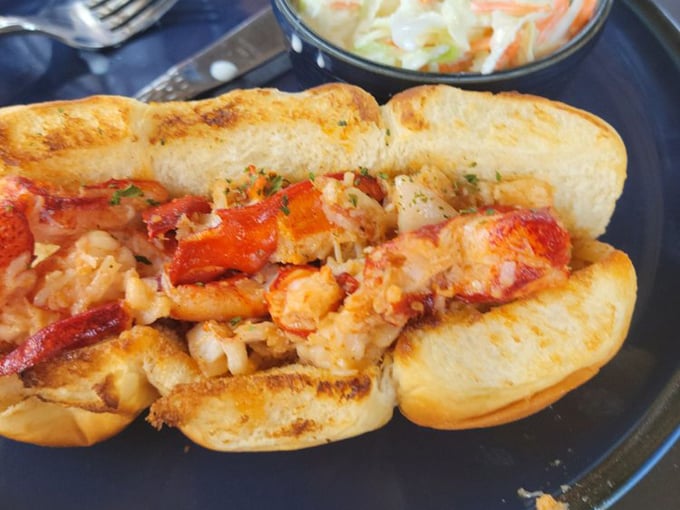 on the bay boutique, bar & cafe 4