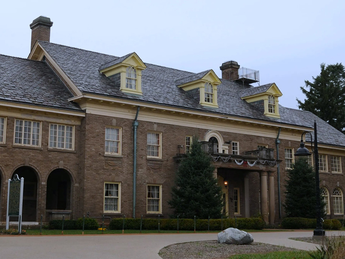 paranormal tours at the felt estate 3