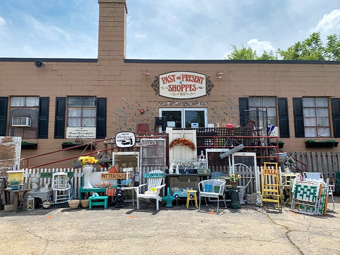 past & present shoppes 1