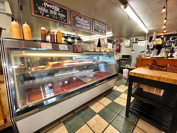 pinegrove market and deli 2