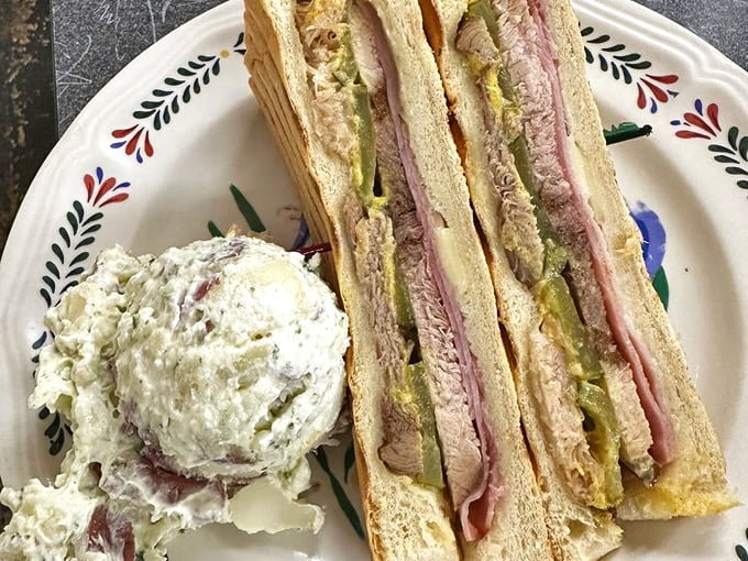 pinegrove market and deli 7