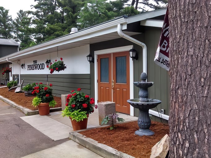 pinewood supper club 1