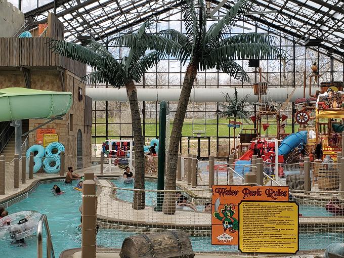 pirate's cay indoor water park 1