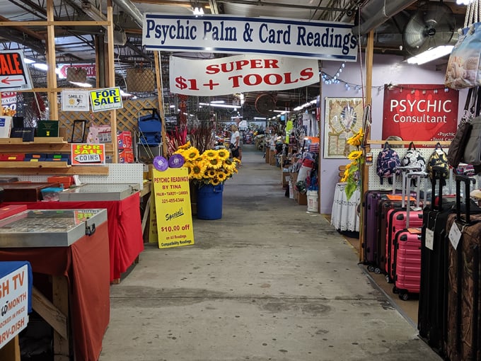 renningers flea and farmers market 3