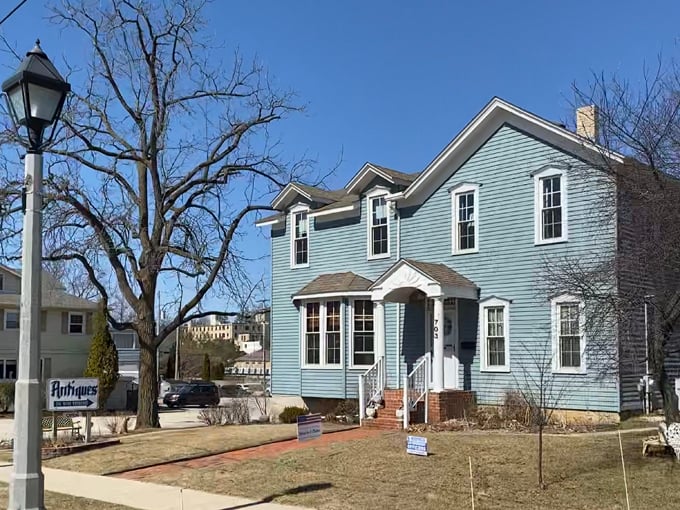 rickety robin antiques 1