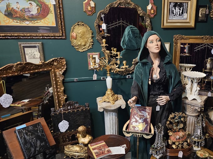 scavenged parts antiques + oddities 8