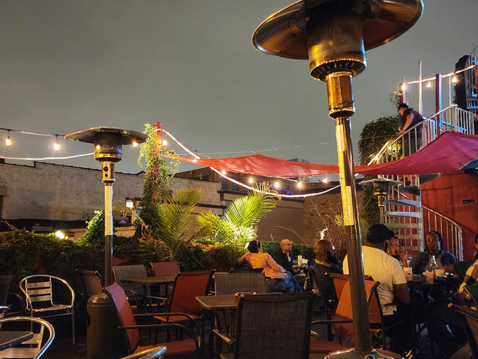 Shaker's Cigar Bar 7