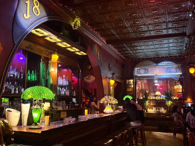 Shaker's Cigar Bar 9