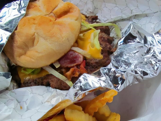 shirl's drive in waukegan 4