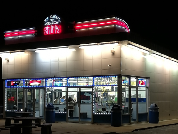 shirl's drive in waukegan 9