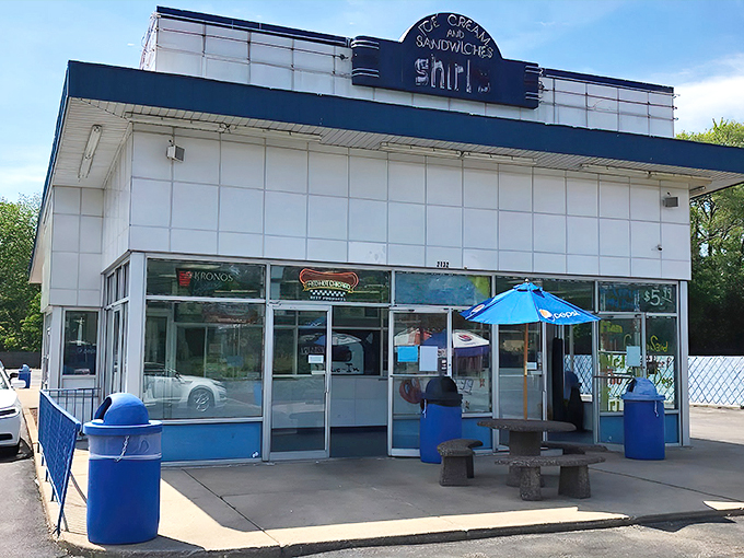 shirl's drive in waukegan 1
