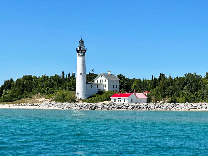 south manitou island lighthouse (empire)