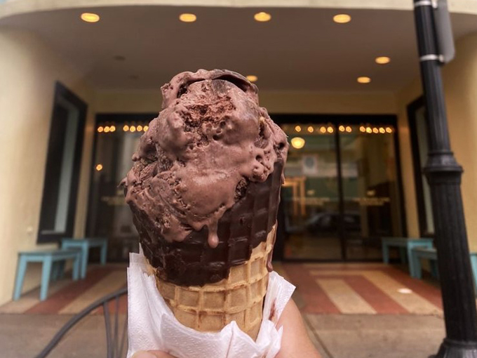 the brown cow ice cream parlor 4