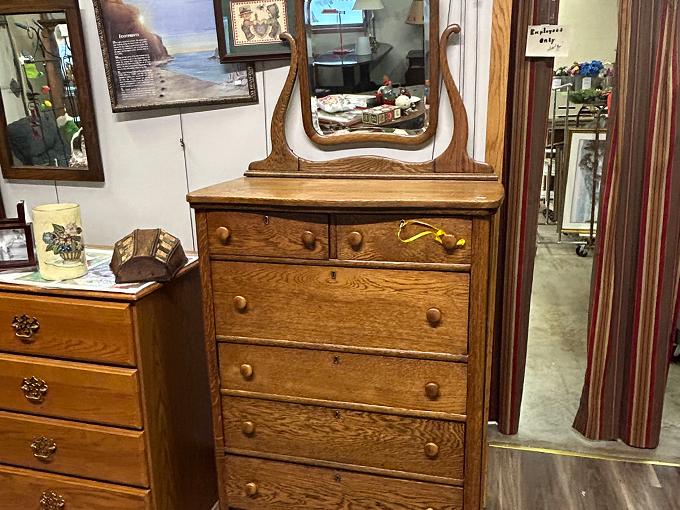 the forgotten treasures resale shop 4