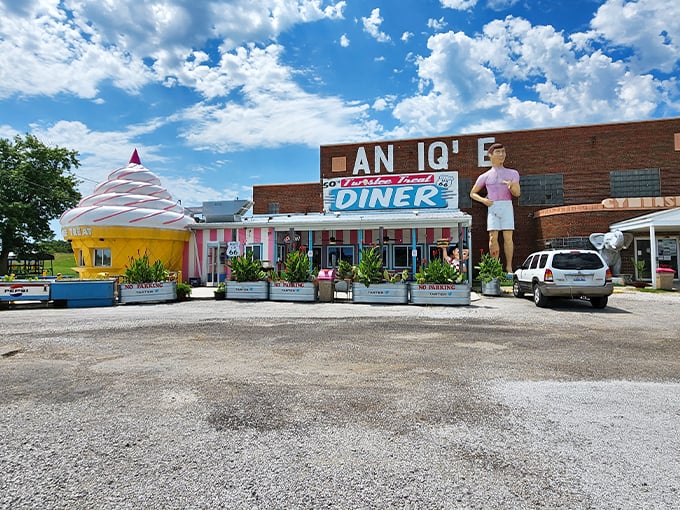 twistee treat diner at the pink elephant 1