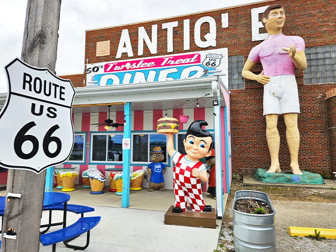 twistee treat diner at the pink elephant 1