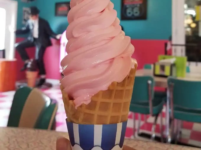 twistee treat diner at the pink elephant 3