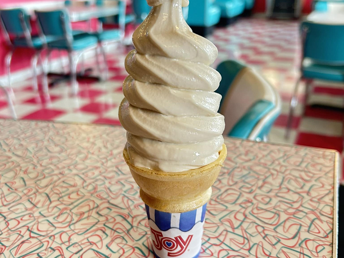 twistee treat diner at the pink elephant 4