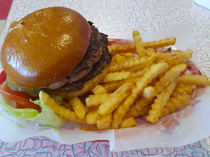 twistee treat diner at the pink elephant 7