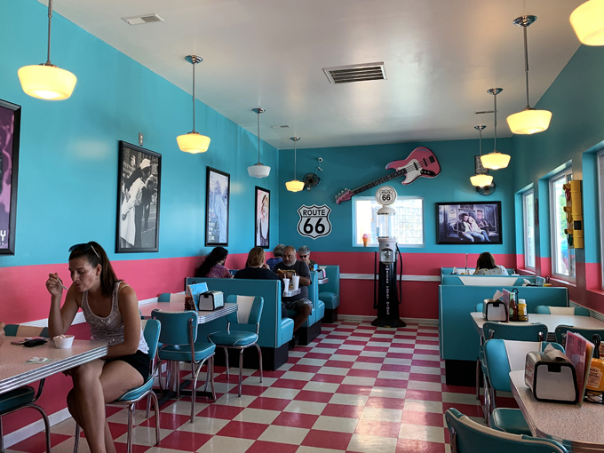 twistee treat diner at the pink elephant 7