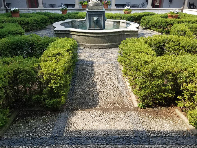 villa terrace decorative arts museum 3