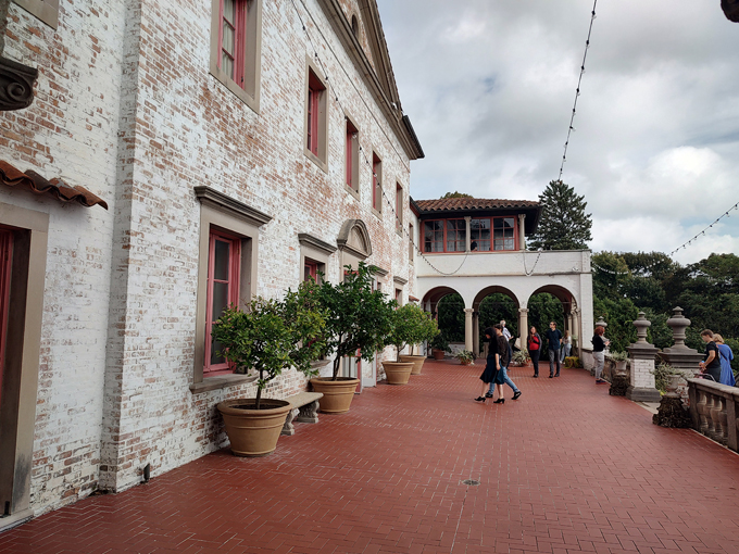 villa terrace decorative arts museum 8