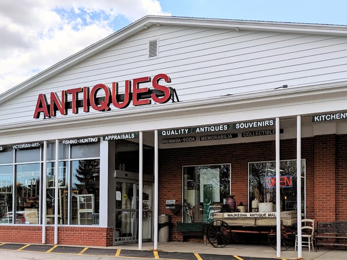 waukesha antique mall (waukesha)