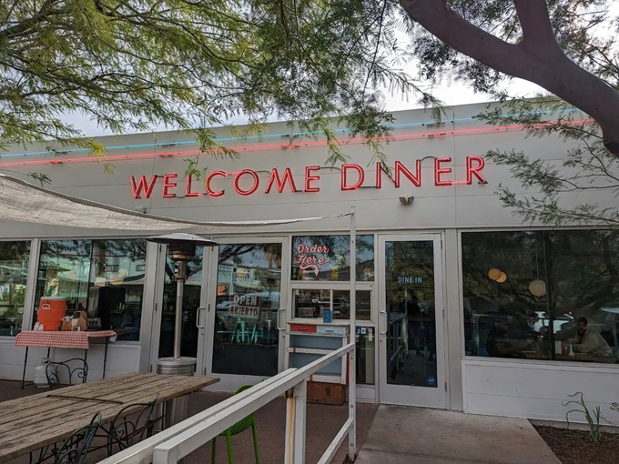 welcome diner 7