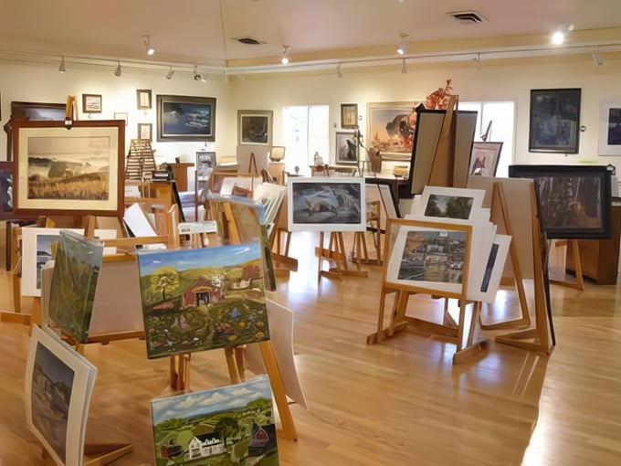 wildes art gallery at antique mall of tomah 6