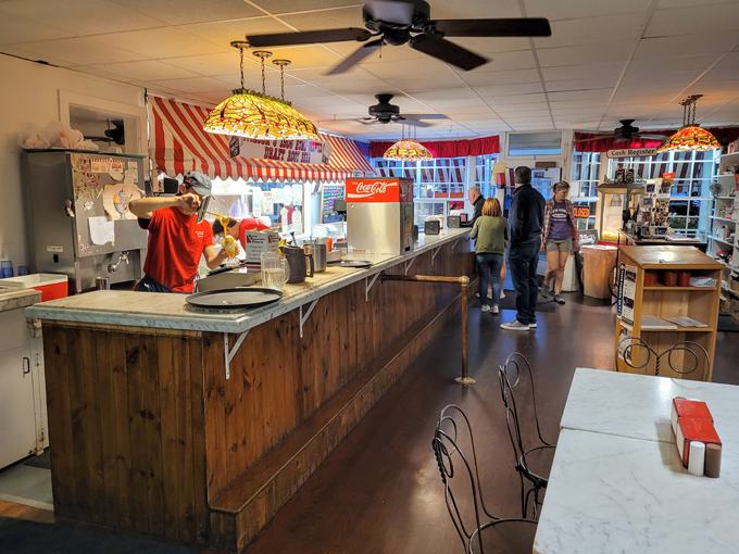 Wilson's Restaurant & Ice Cream Parlor 9