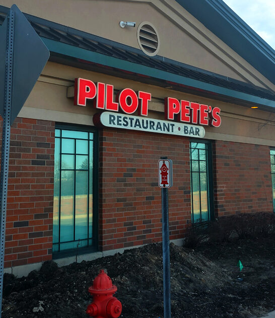 aviation themed restaurant illinois ftr
