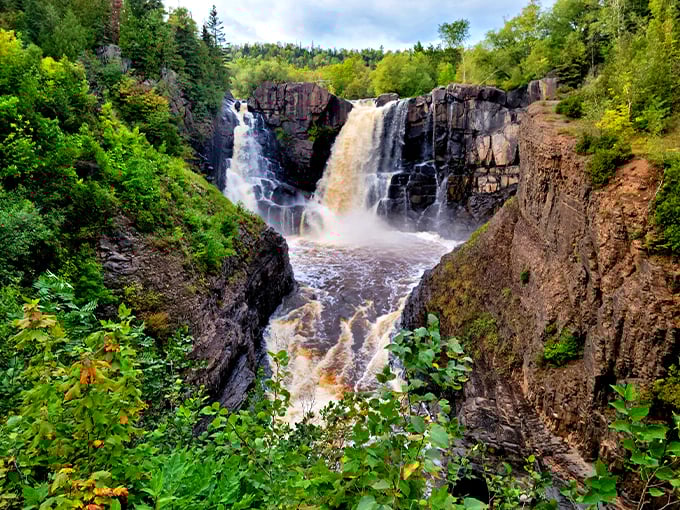 best picturesque waterfalls minnesota