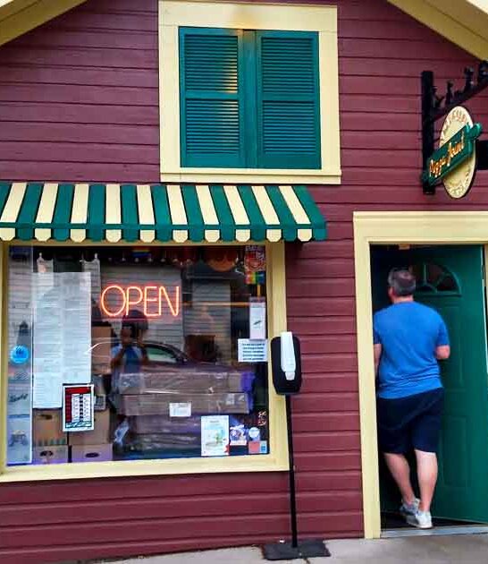 best pizza joint michigan ftr