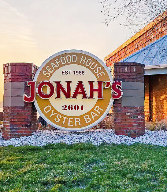 charming waterfront restaurant illinois ftr