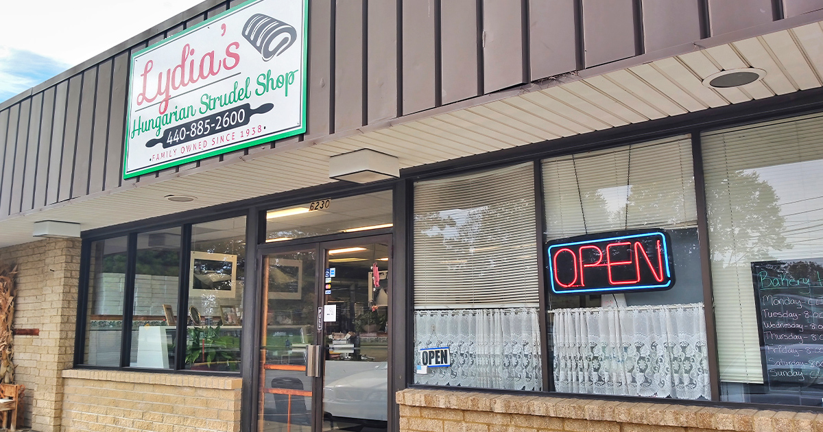 The Nut Horns At This Ohio Bakery Are So Good, You’ll Dream About Them ...