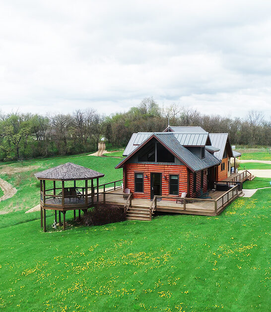 gorgeous hilltop airbnb illinois ftr