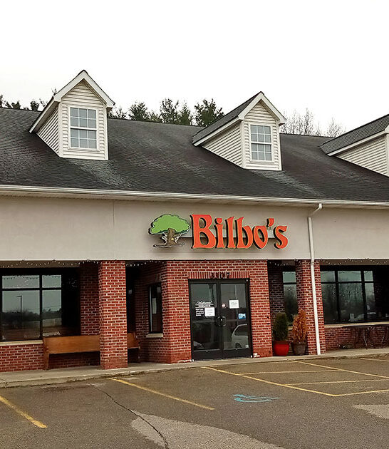 hobbit themed pizzeria michigan ftr